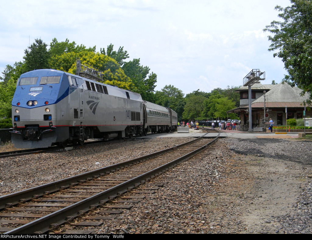 AMTK 140 Leading Amtrak Train 314 Makes its Station Stop